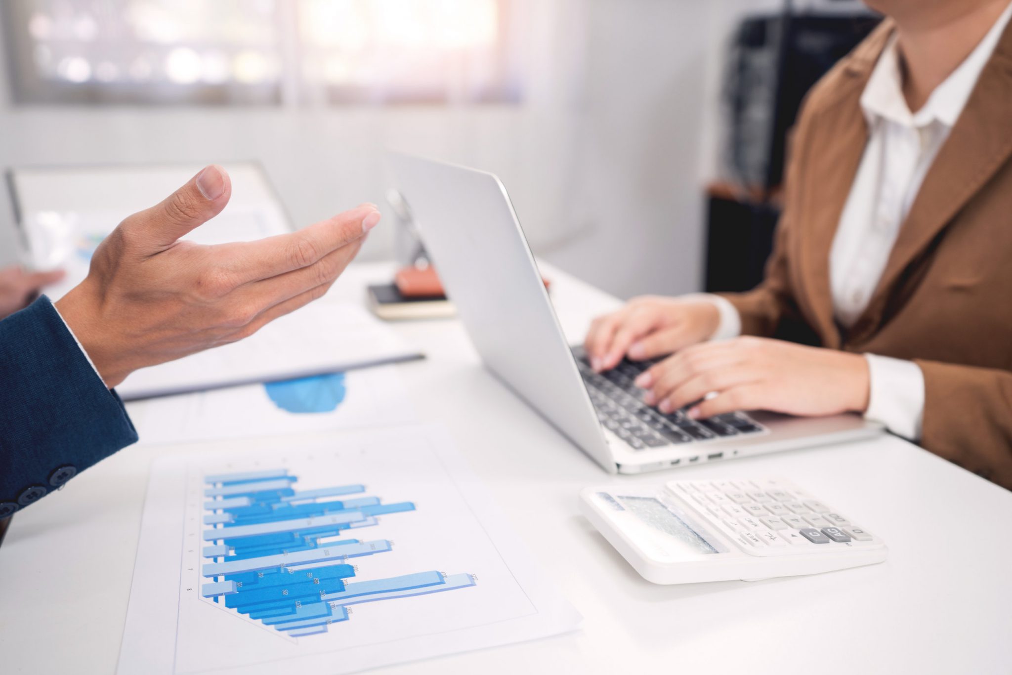 アジャイル開発とスクラム開発の違いとは？メリット5選・開発ステップも解説 | BizDev Tech